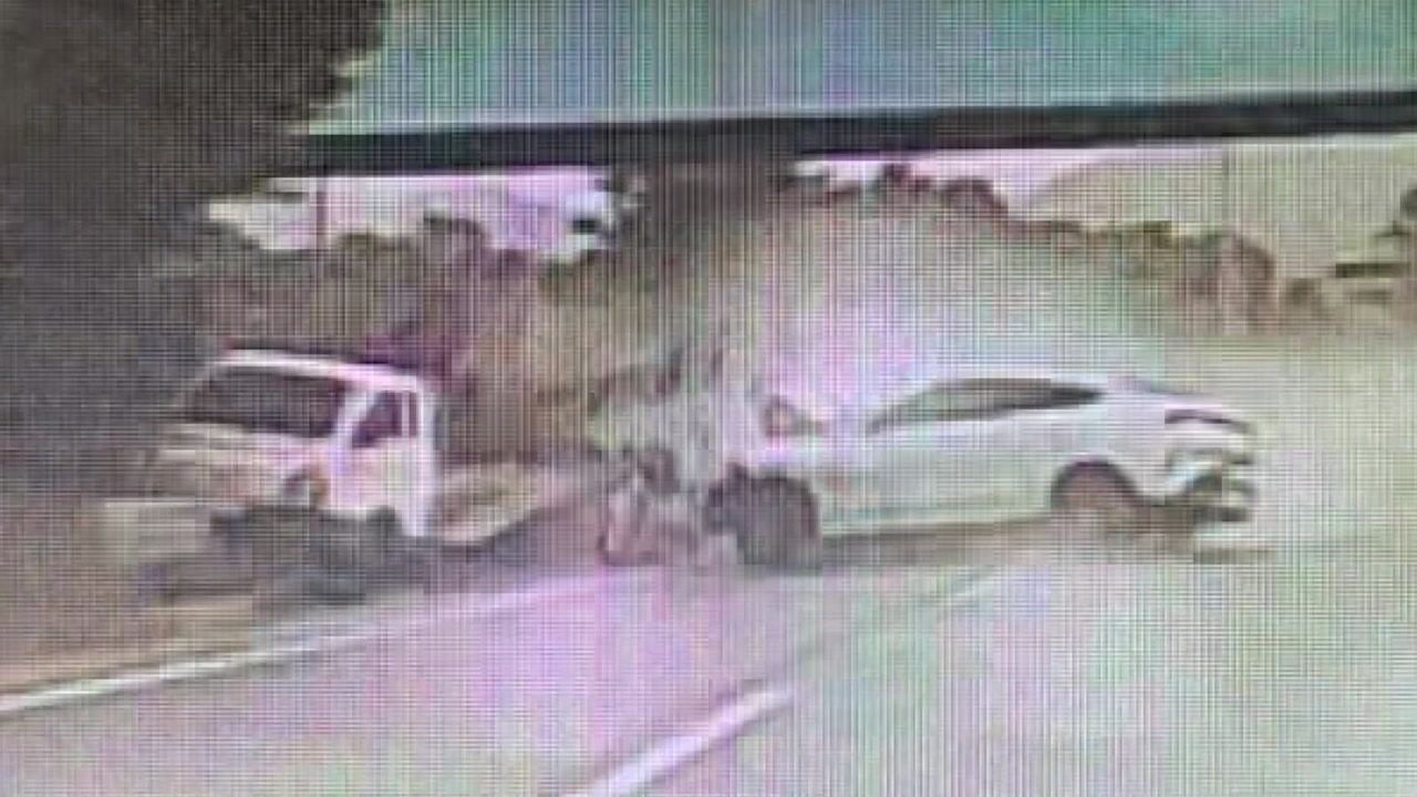 [전국]전남 장성서 음주 SUV가 화물차 들이받아...2명 이송 | YTN