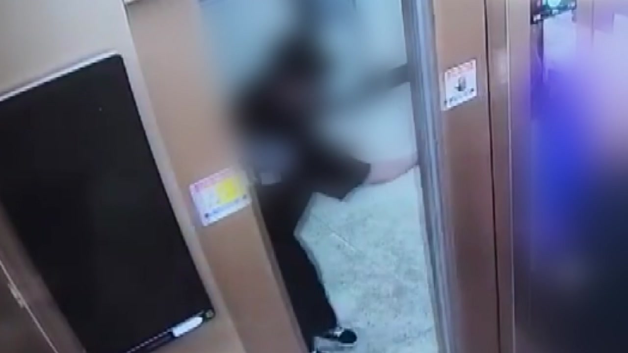 [사회]'강간치상' 20대 구속기로...여성 노린 엘리베이터 범죄 잇따라 | YTN