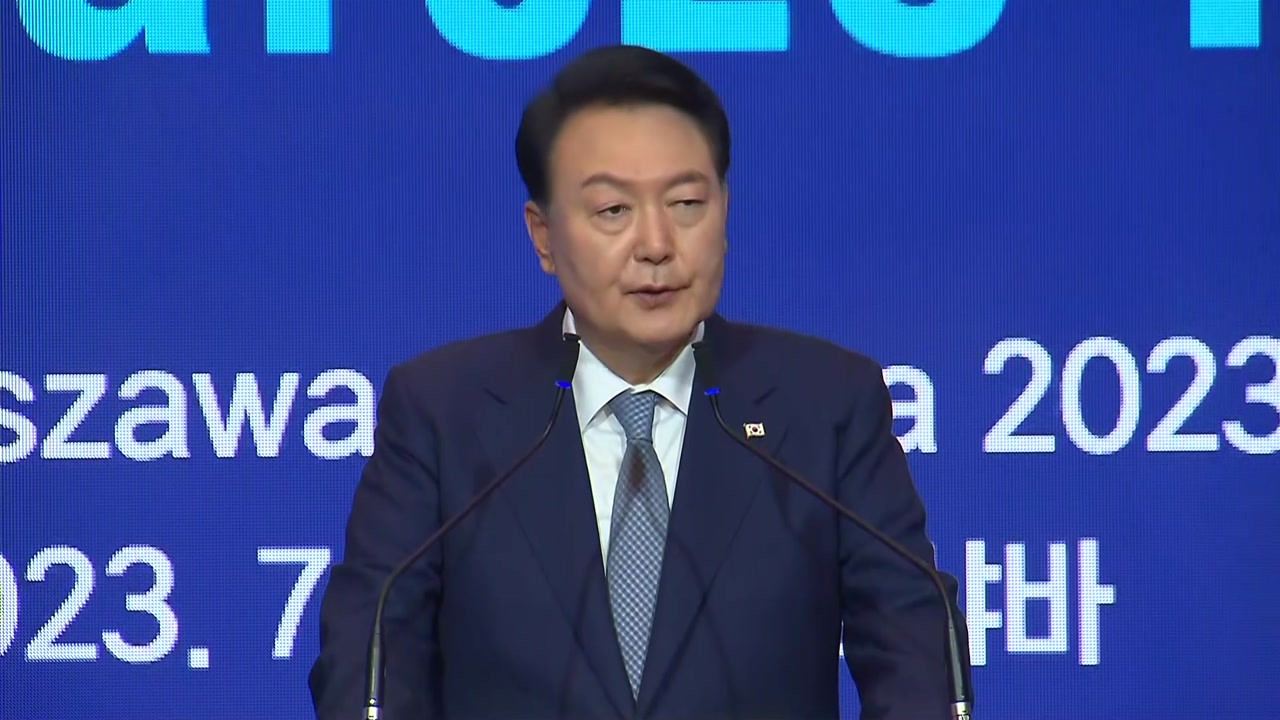 [정치]尹 "우크라 재건, 협력의 새로운 장"...한-폴란드 간 33건 MOU | YTN