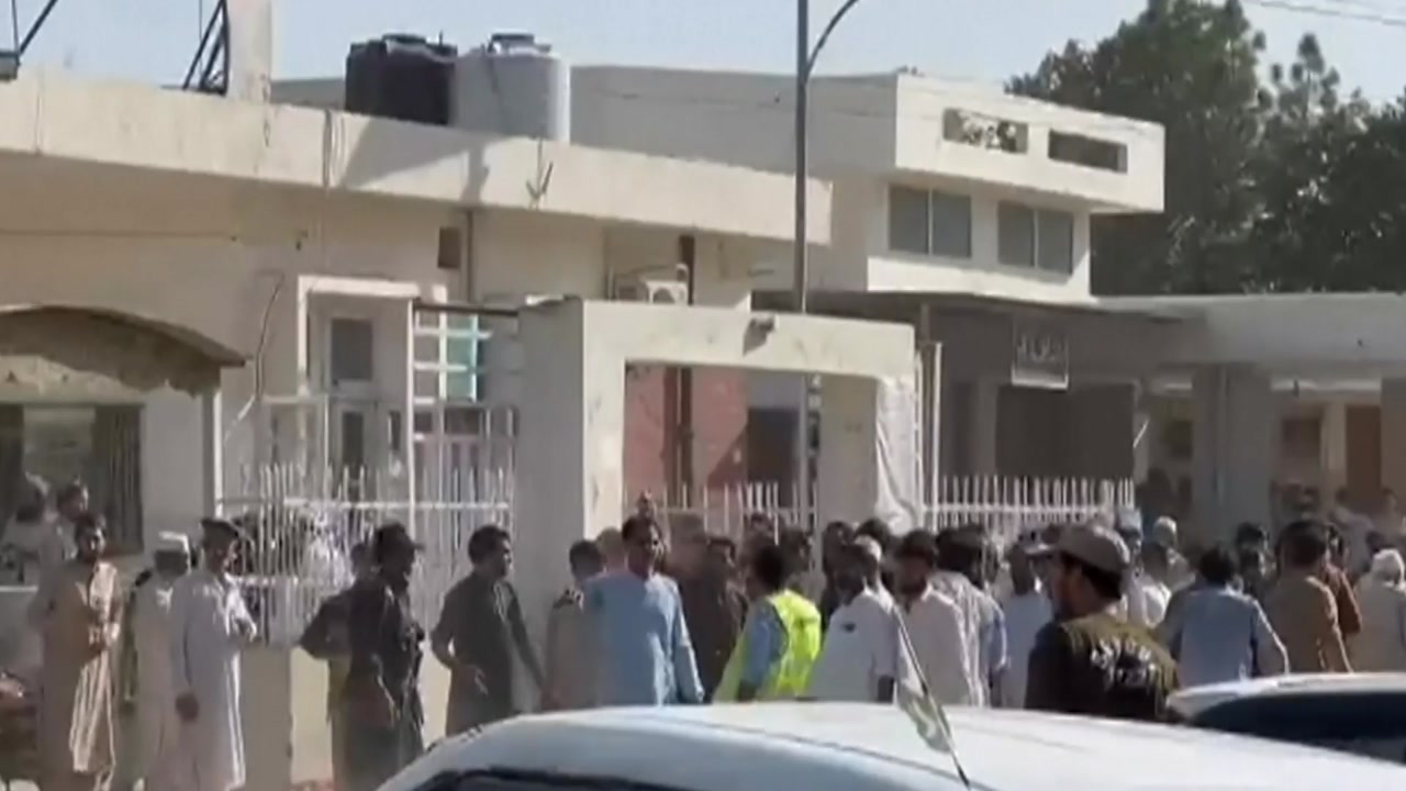 [국제]파키스탄 정치행사에서 폭탄 테러...최소 54명 사망·부상 200명 | YTN