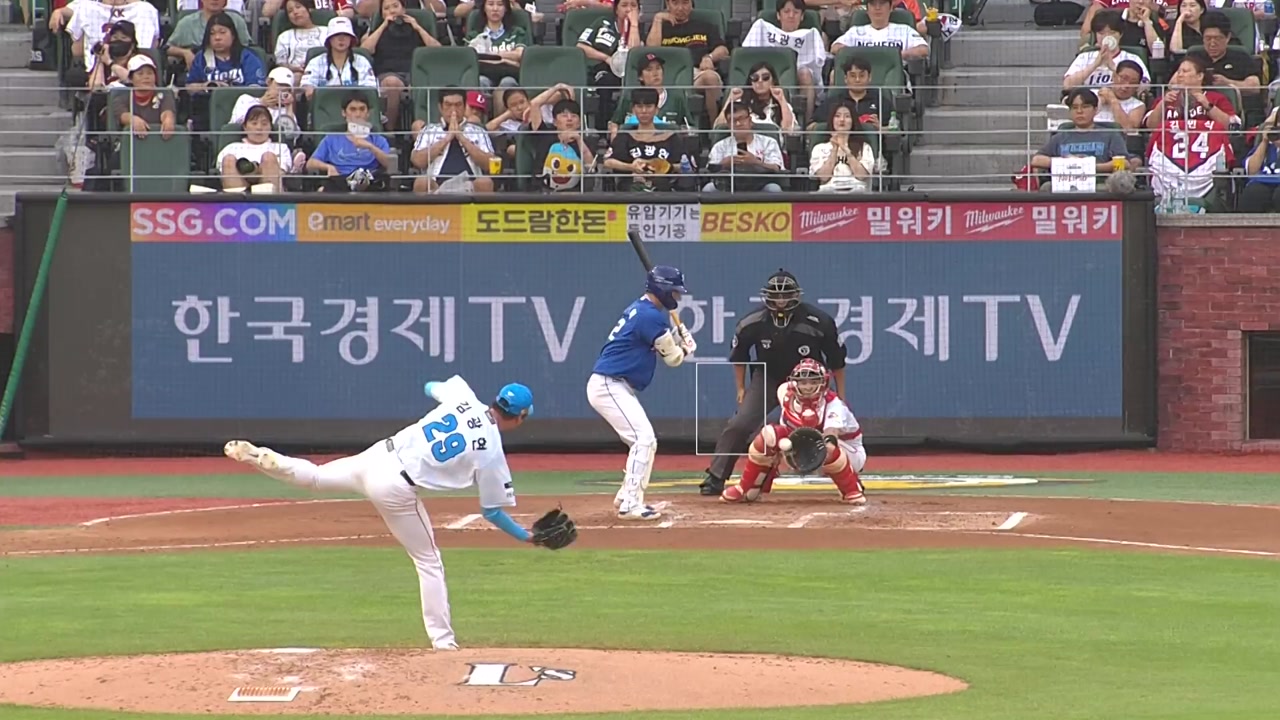 [스포츠]'18안타 17득점 대폭박' 선두 LG 5연승 질주 | YTN