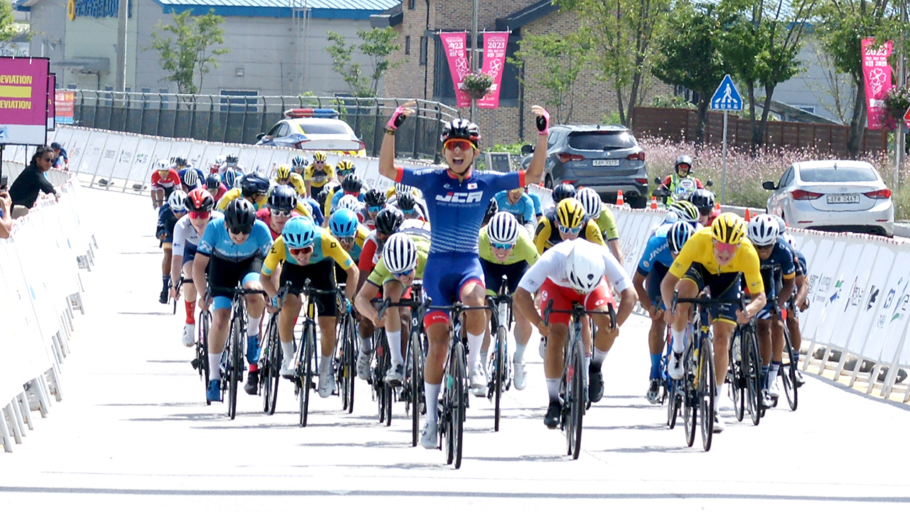 [스포츠]'뚜르 드 디엠지(DMZ)' 3구간 우승에 보르맨스 | YTN