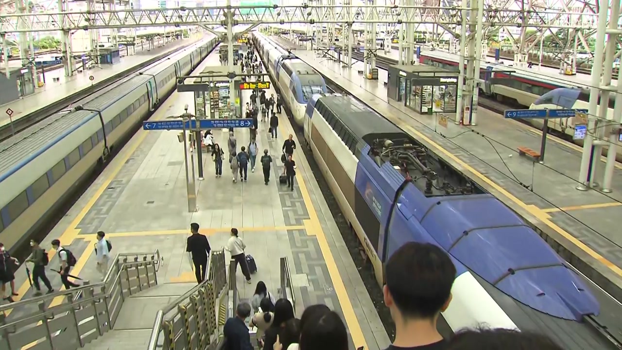 [사회]철도 파업 이틀째...출근길 전철 운행률 84% | YTN