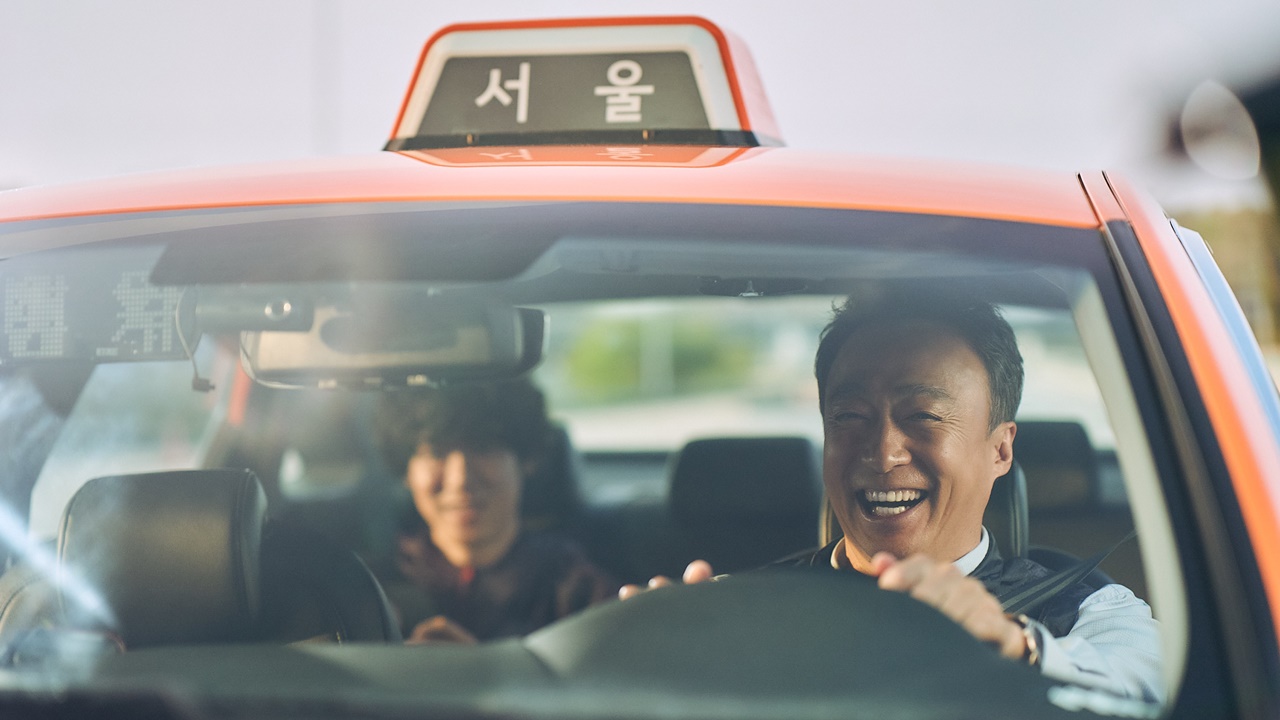 [영화][Y리뷰] '운수 오진 날', 극강의 서스펜스를 태운 야간 택시 [제28회 BIFF] | YTN