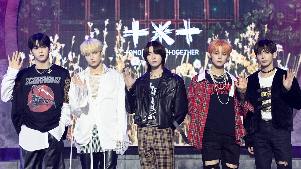 [Y현장] TXT, 美 롤라팔루자·MTV 휩쓴 글로벌 인기 "비결? 공감대·외모"(종합) | YTN