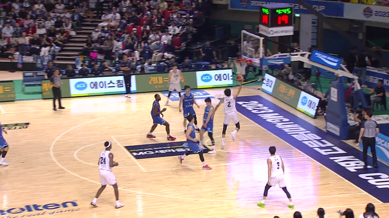 [스포츠]'슈퍼 팀' KCC·SK 막아설 팀은 누구...프로농구 정규리그 내일 개막 | YTN