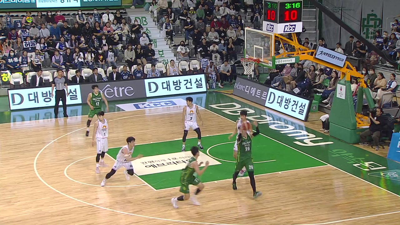 [스포츠]'로슨 38점' DB, KCC에 대역전승 | YTN