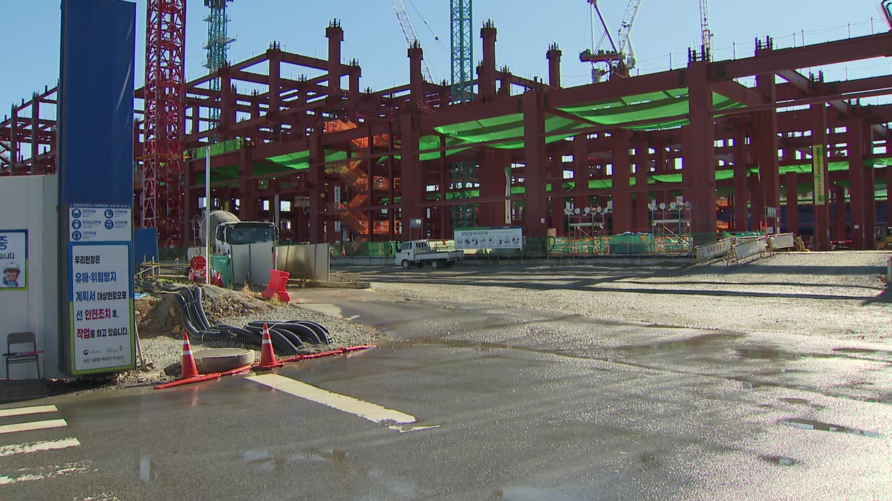 [전국][제보는Y] SK온, 공장신축 일방적 중단 통보...공사 협력업체들 '비명' | YTN