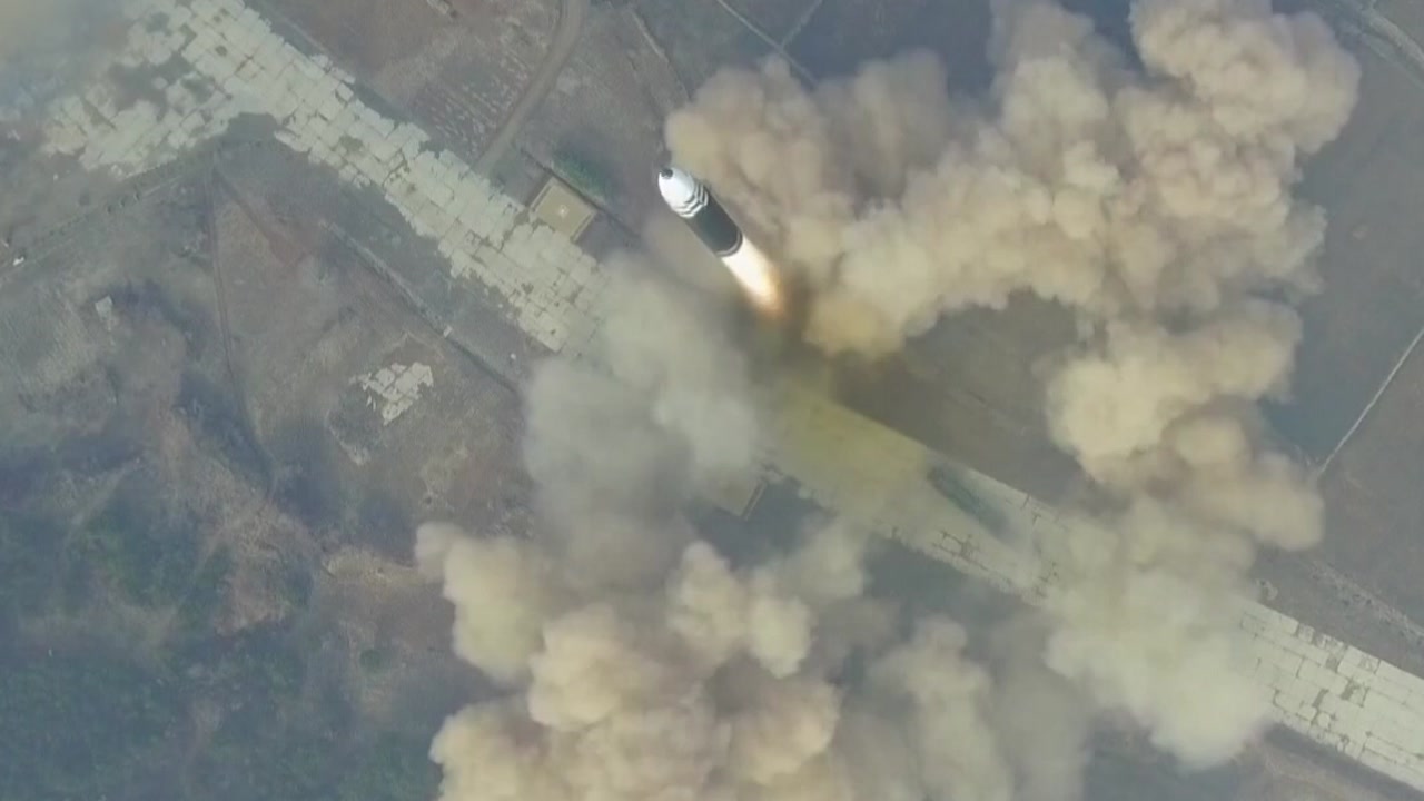 [정치]北, 고체연료 ICBM '화성-18형' 발사...연이틀 도발 | YTN