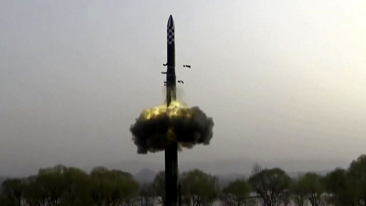 [정치][뉴스큐] 북한, 올해 들어 5번째 ICBM 발사...배경과 전망은? | YTN