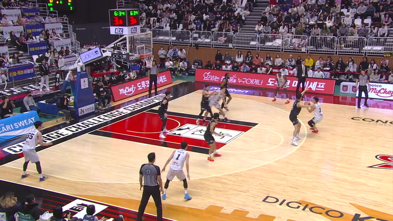 [스포츠]'배스 29점·허훈 15점' KT 3연승...KCC 8연승 좌절 | YTN