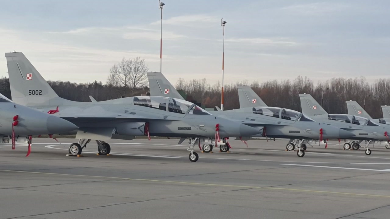 [정치]KAI "국산 FA-50 경전투기 폴란드에 12대 납품 완료" | YTN