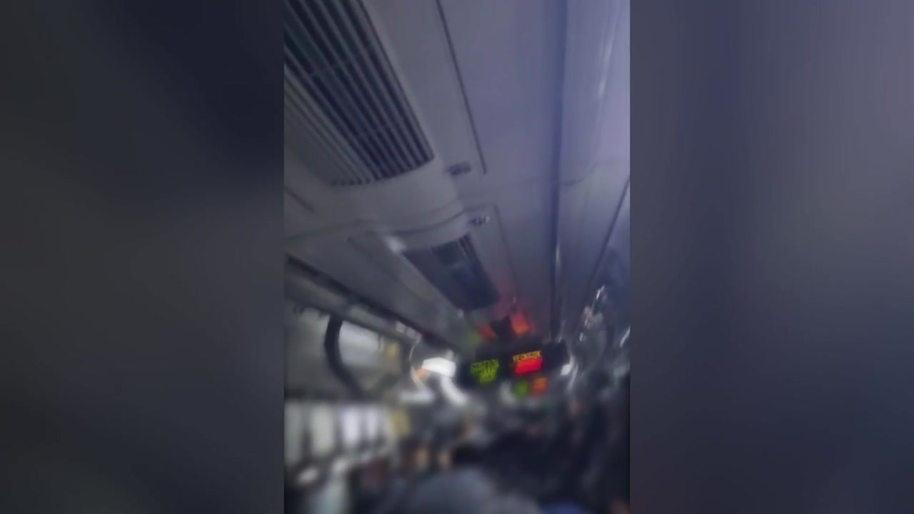 [사회]퇴근길 서울지하철 1호선 전동차 고장...승객 500여 명 환승 | YTN
