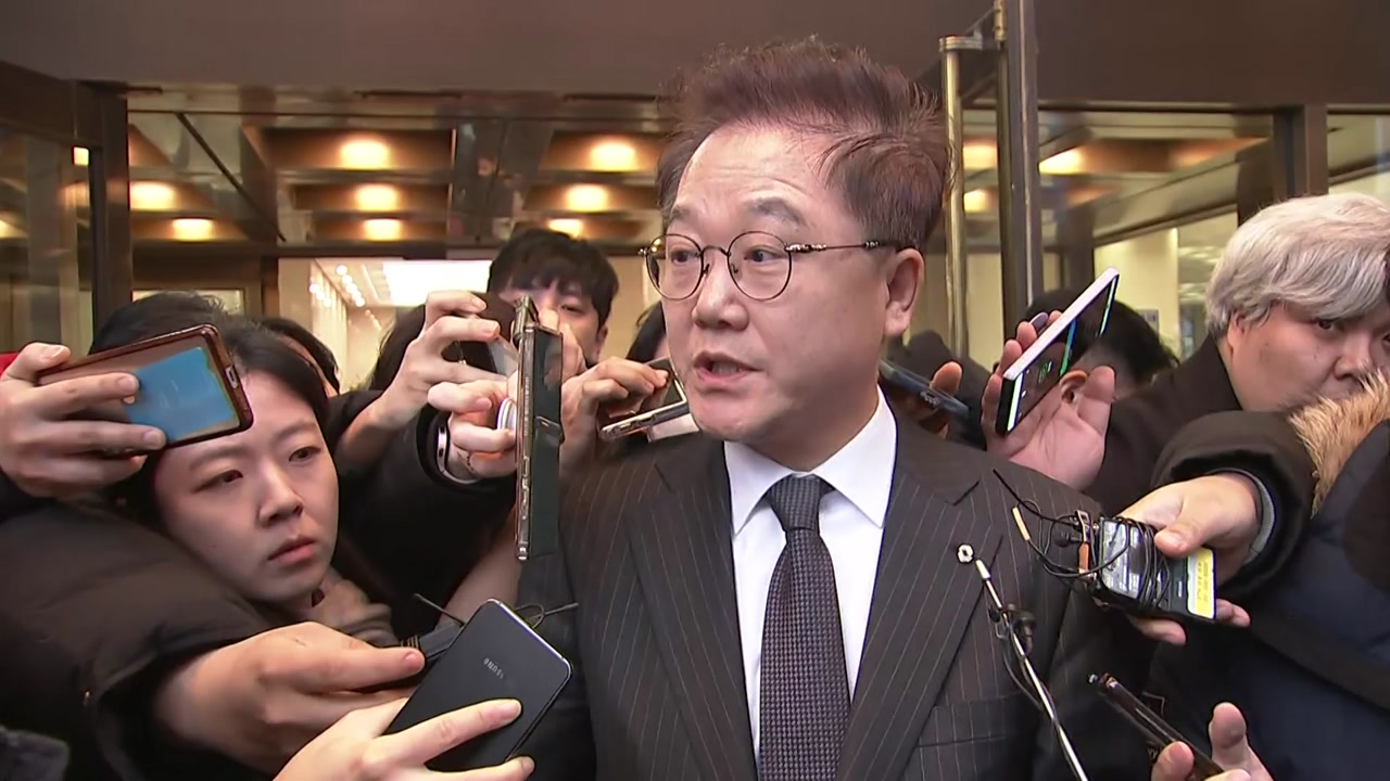 [경제]강석훈 산은 회장 "SBS 지분 담보, 태영 자구안에 포함돼야" | YTN