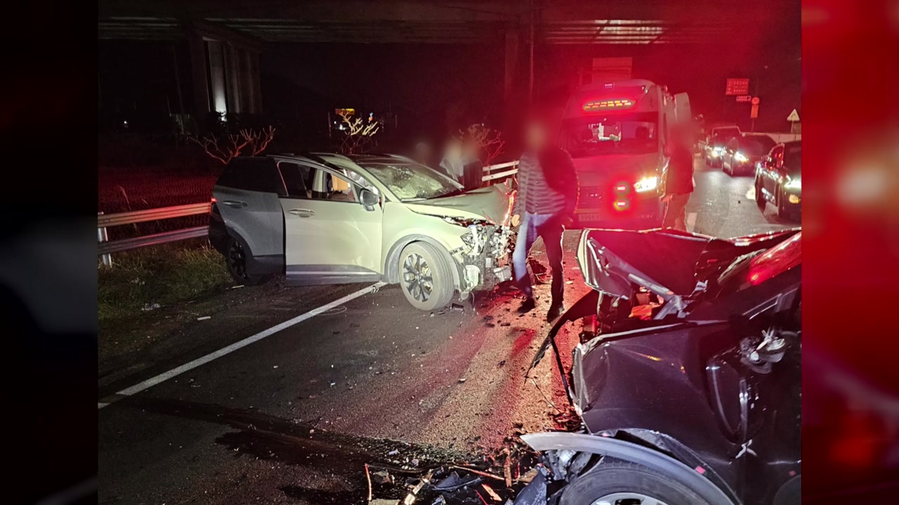 [전국]통영에서 역주행한 SUV가 반대편 차 들이받아...3명 사상 | YTN