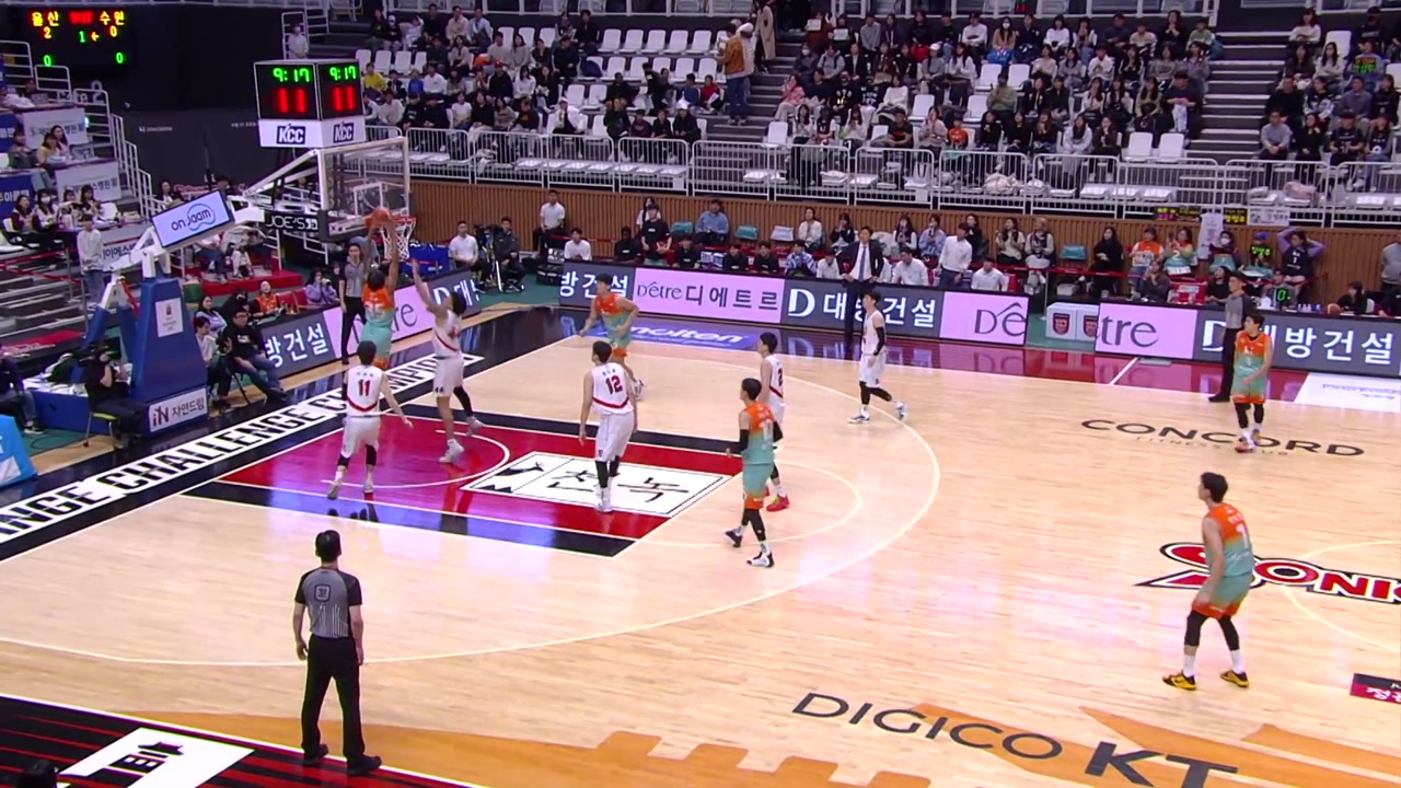 [스포츠]2위 kt, 모비스 꺾고 6연승...4강 직행 눈앞 | YTN