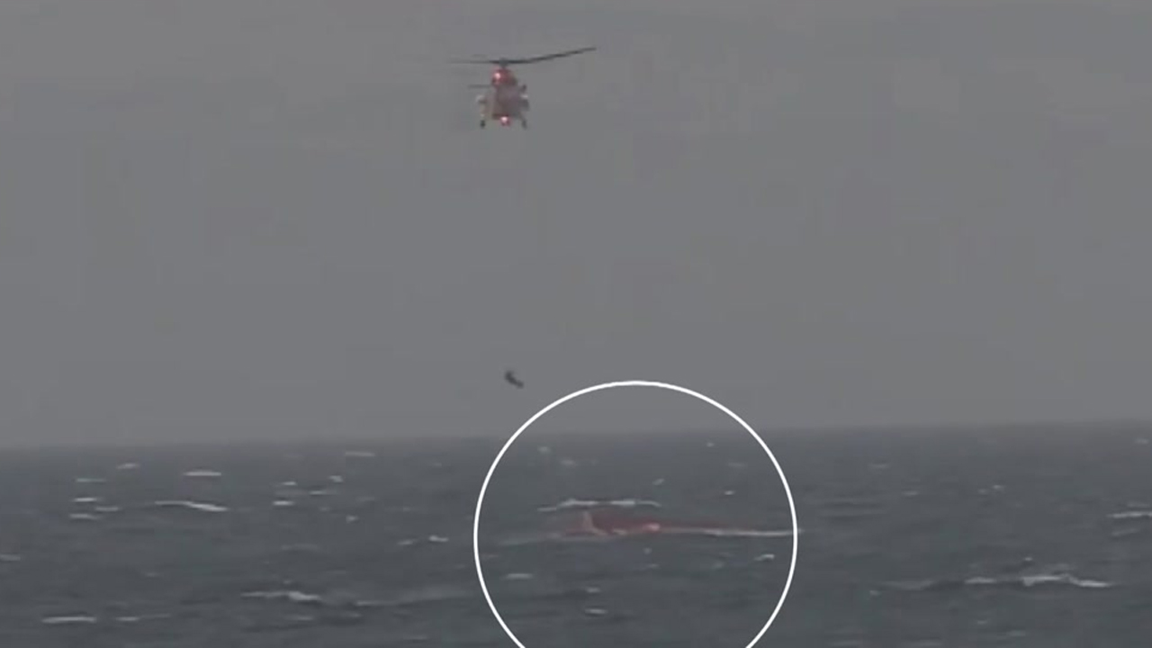 [전국]경북 포항 120km 해상서 어선 전복...5명 구조·1명 실종 | YTN