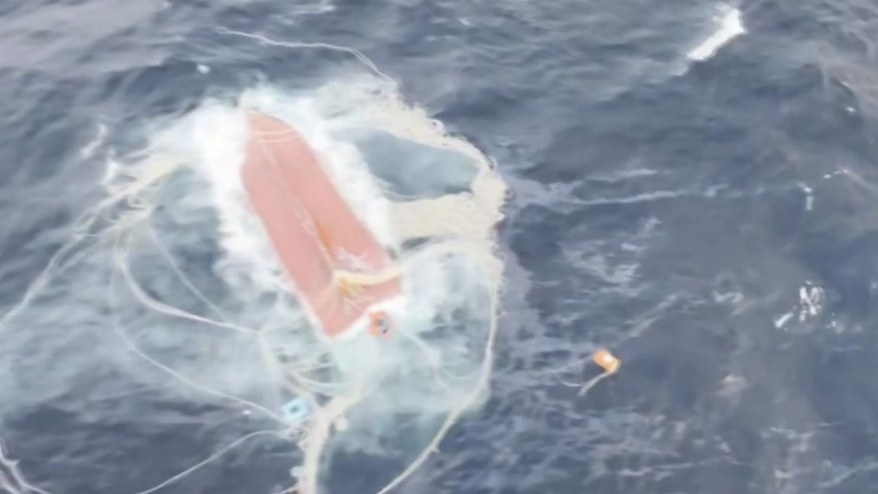 [전국]경북 포항 120km 해상서 어선 전복...5명 구조·1명 실종 | YTN