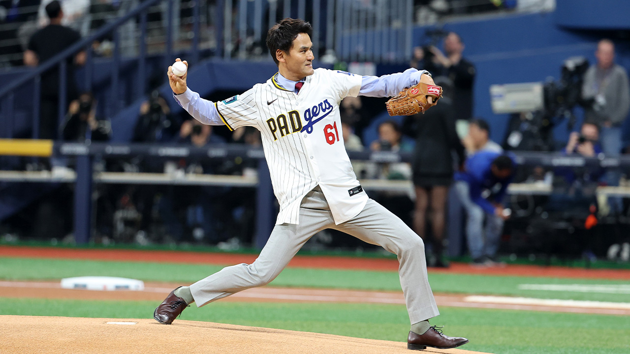 [Y녹취록]30년 전엔 상상 못할 상황...한국에서 MLB 시구하는 코리안특급 | YTN