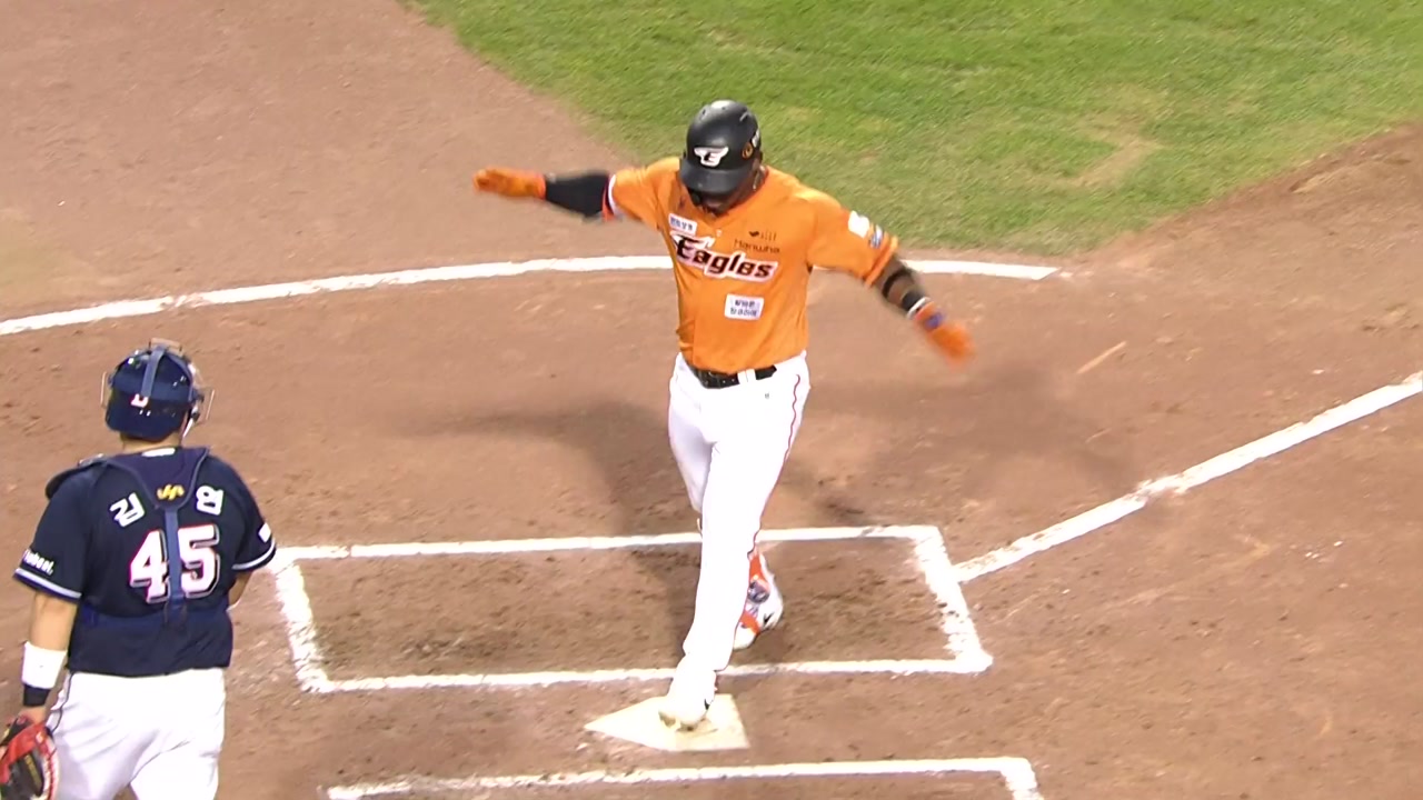 [스포츠]쿠에바스 6전 7기 '첫 승'...LG, 연이틀 KIA에 기아 제압 | YTN