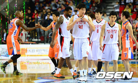 [스포츠종합][사진]KGC,'최하위로 떨어지다니' | YTN