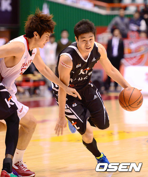 [스포츠종합]‘쌍포 38점 폭발’ KT, 오세근 돌아온 KGC 잡았다 | YTN