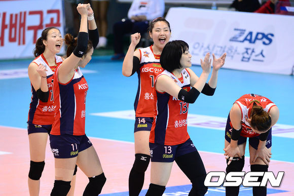 [스포츠종합][사진]KGC인삼공사,'승부는 5세트에서!' | YTN