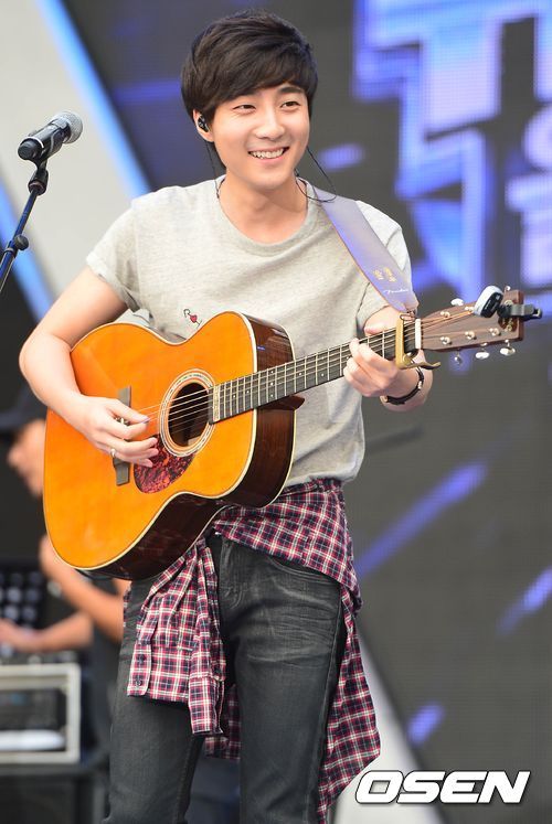 [음악]로이킴, 이대로 CJ E&M 품에 안기나 | YTN