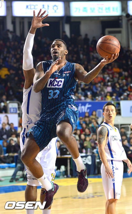 [스포츠종합]‘분노의 3Q 39점’ 김민구 없는 KCC, 삼성 대파 | YTN