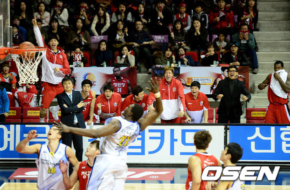 [스포츠종합][사진]KGC, 승리가 보인다 | YTN