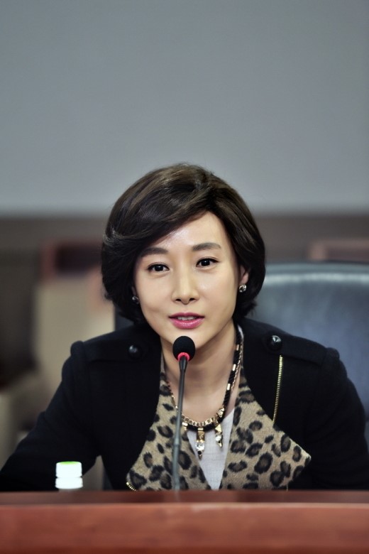 [방송]'황금무지개' 도지원 "김수현 작가와 경쟁? 영광스러운 일" | YTN