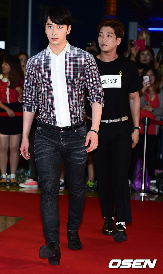 [영화][사진]찬성-창민,'2PM-2AM 대표로 왔어요' | YTN