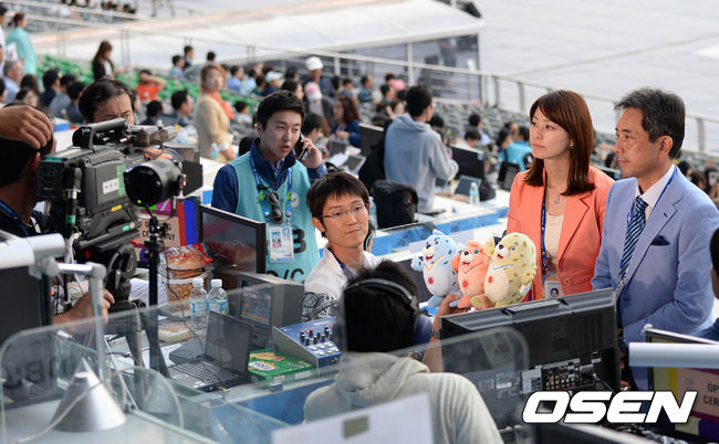 [아시안게임][사진]인천 아시안게임 개막식 중계 준비하는 일본 NHK | YTN