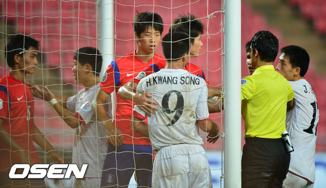 [축구][사진]AFC 챔피언십 U-16 결승, 과열된 경기 | YTN
