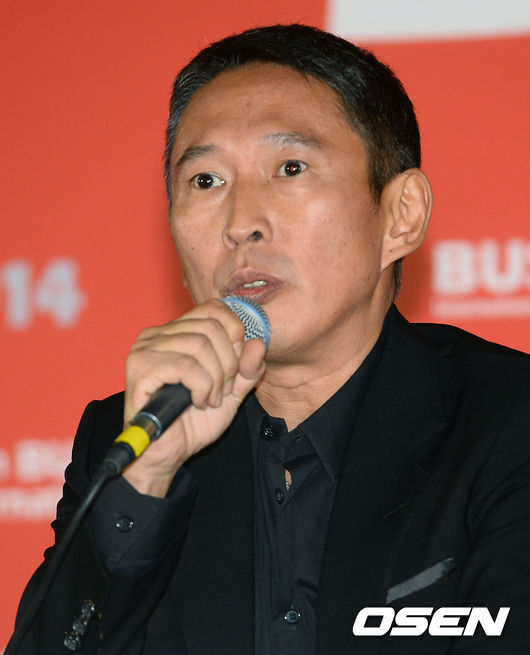 [영화]'군중낙원' 감독 "전쟁의 아픔, 한국 사람들 가장 잘 이해할것"[19th BIFF] | YTN