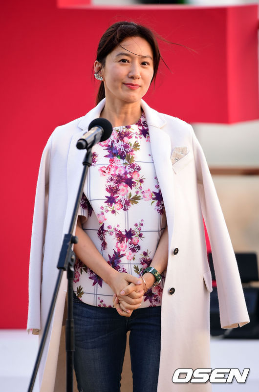 [영화]김희애 "스크린 컴백, 조심스러웠다"[19th BIFF] | YTN