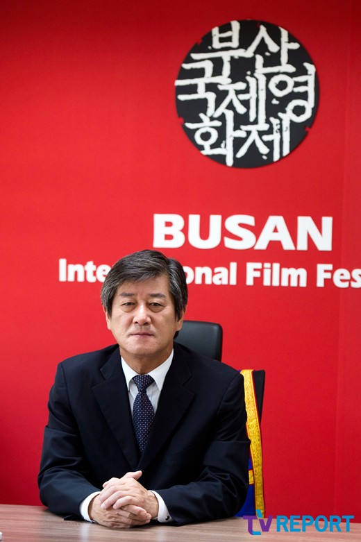 [영화][19th BIFF] 이용관 집행위원장 "'다이빙벨' 상영, 결단코 후회 없다" | YTN