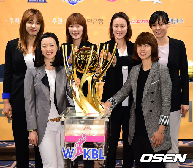 [스포츠종합][사진]여자농구 WKBL,'올 시즌, 우승을 향해' | YTN
