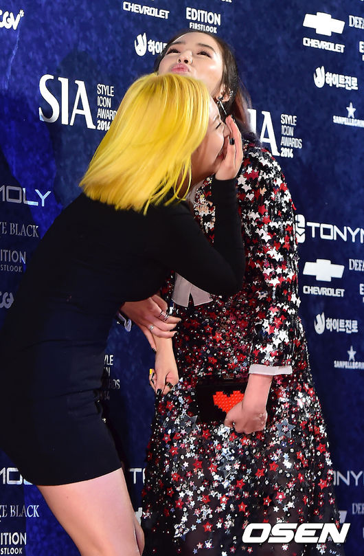 [방송][사진]민-아이린,'독특한 포토타임'(2014 SIA) | YTN