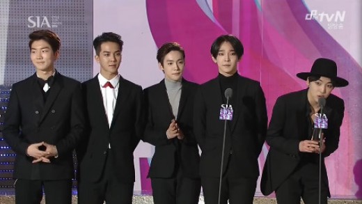 [방송]'2014 SIA' 위너, 뉴아이콘 수상…"양현석 사장님께 감사" | YTN