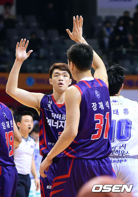 [축구]KBL, 1라운드 결산...'오리온스 8연승-신인' 돋보여 | YTN