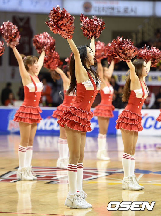 [스포츠종합][사진]KGC 치어리더,'아찔한 각선미' | YTN