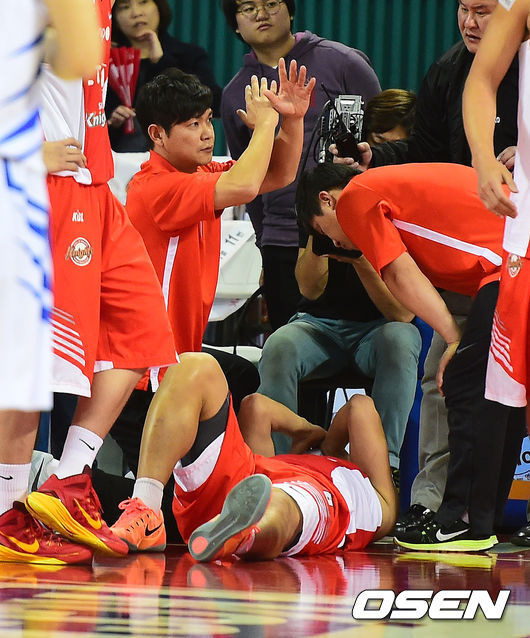 [스포츠종합]'폭력'은 둔감, '파울콜'에만 민감한 KBL? | YTN