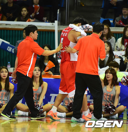 [스포츠종합]'폭력'은 둔감, '파울콜'에만 민감한 KBL? | YTN