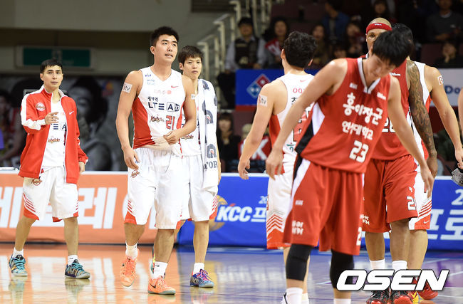 [스포츠종합][사진]SK,'갈 길 바쁜 KGC 꺾고 8연승 질주' | YTN