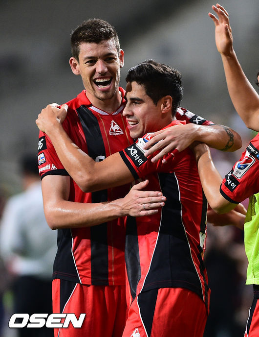 [축구]'오스마르' 결승골, 서울, 제주에 2-1 역전승... ACL PO 진출 | YTN