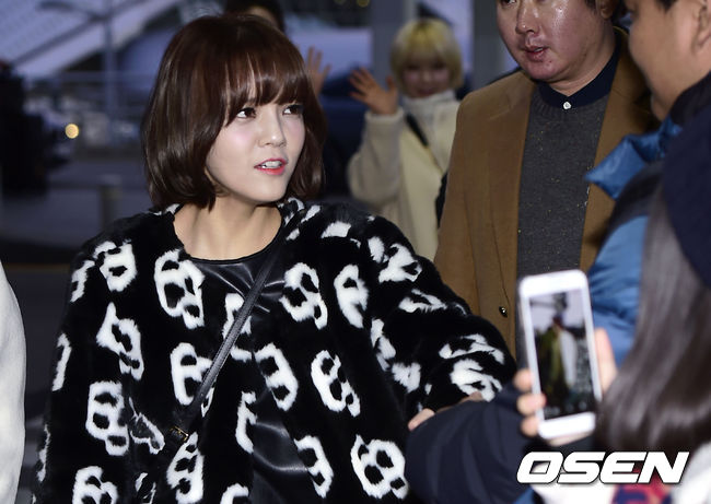 [방송][사진]AOA 지민,'특급팬서비스 팬과의 아이콘택' | YTN