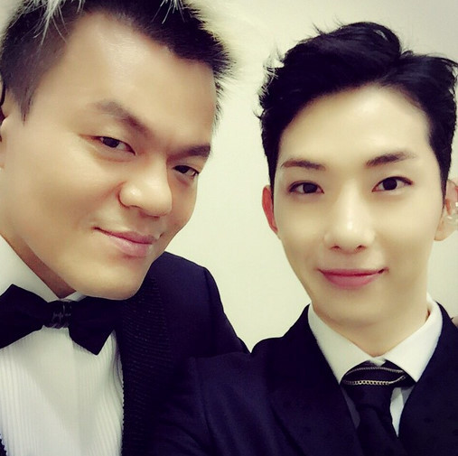 [음악]조권, 박진영 생일 기념 다정샷…“축하드려요 JYP" | YTN