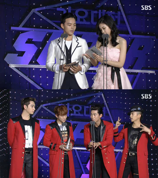 [방송]‘SBS 가요대전’ 2PM, 글로벌 스타상 수상…예상 못한 호명에 웃음 | YTN