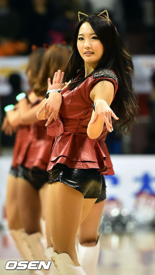 [스포츠종합][사진]KGC 치어리더,'섹시한 힙 댄스' | YTN